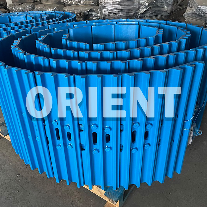 Bauer BG46 track shoes for Rotary Drilling Rig - drillingtrackparts.com